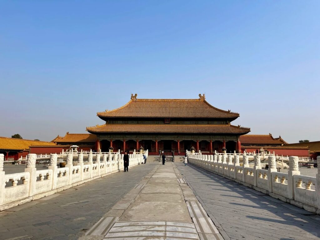 A Day of the Chinese Emperor in the Forbidden City